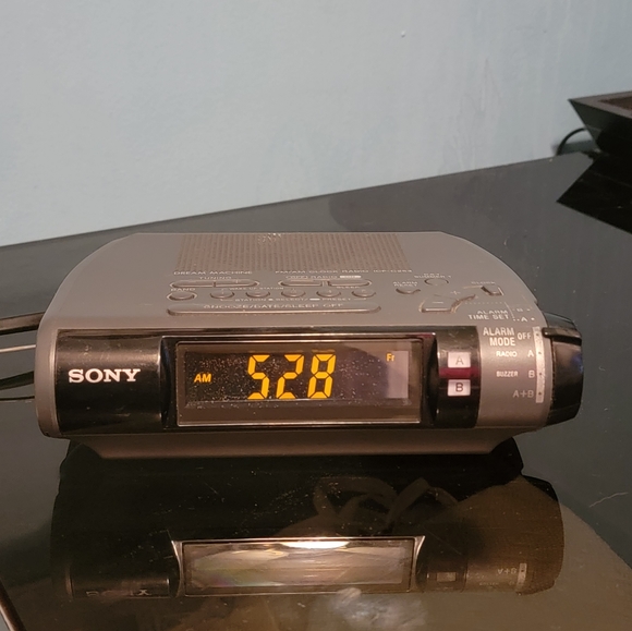 Sony | Other | Sony Dream Machine Cfc253 Gray Dual Alarm Clock Am Fm ...
